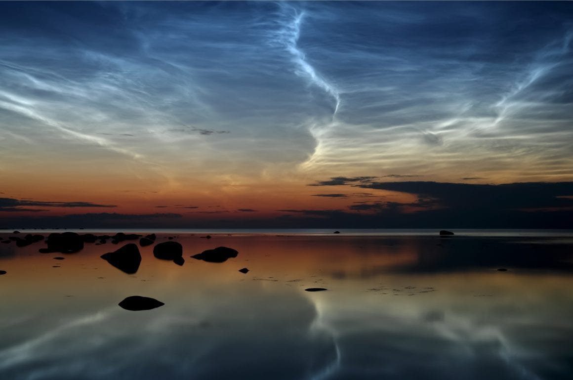 Noctilucent Clouds on beach (Wikimedia Commons) - Earth Buddies
