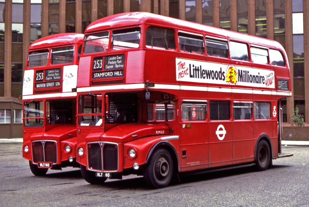 London_Buses_-_Route_253 (Wikimedia Commons) - Earth Buddies