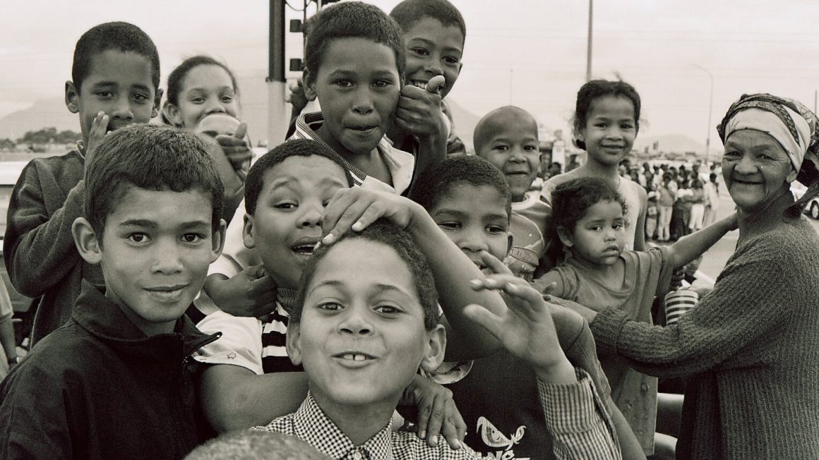 Cape-town coloured-children (Wikimedia Commons) - Earth Buddies