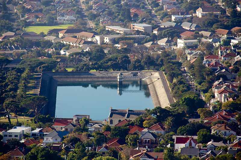 Reservoir_in_Cape_Town (Wikimedia Commons) - Earth Buddies